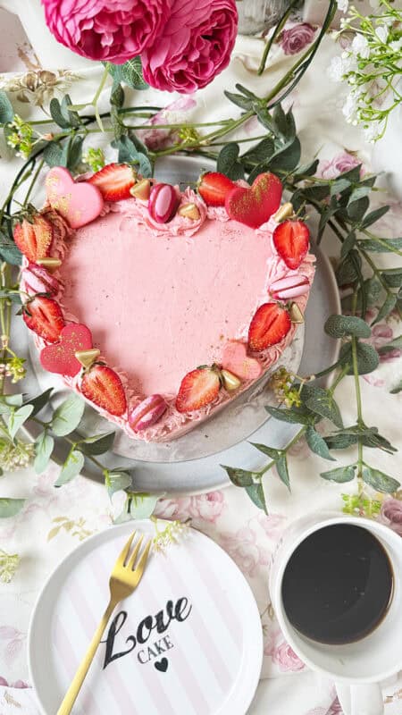 Leichte Herztorte backen mit Erdbeeren für Muttertag oder Valentinstag ...